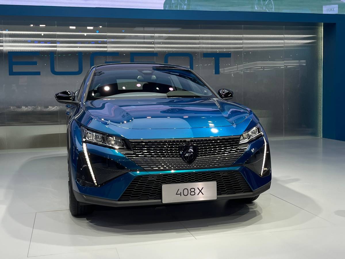 预售14.57万，掀背尾门+8AT，C5 X同级，法系新轿车亮相上海车展_搜狐汽车_搜狐网