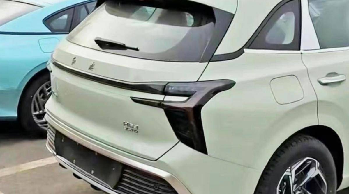 红旗开始平民化，HS3有望对标哈弗H6，CR-V还有什么好留恋的？_搜狐汽车_搜狐网