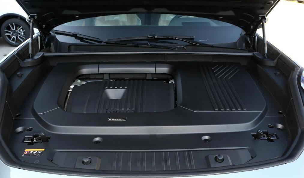 预算35万想买中大型SUV，领克09和智己LS7，选谁合适？_搜狐汽车_搜狐网