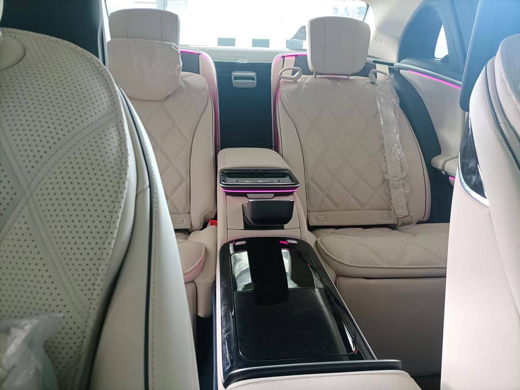 22款23款迈巴赫S480五座改装行政四座，后排改成俩个独立座椅
