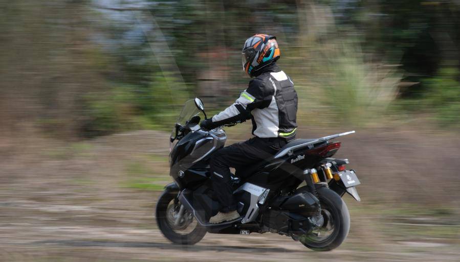 能“玩得飞起”的踏板新物种-嘉陵ADV踏板CoCo山猫150T详解_搜狐汽车_搜狐网