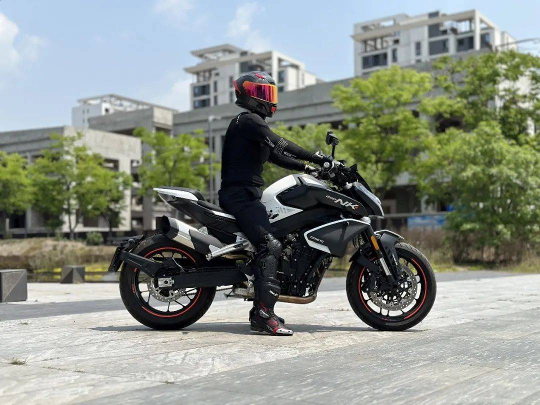 详细测评春风800NK︱没错，它真的就是目前国产第一_搜狐汽车_搜狐网