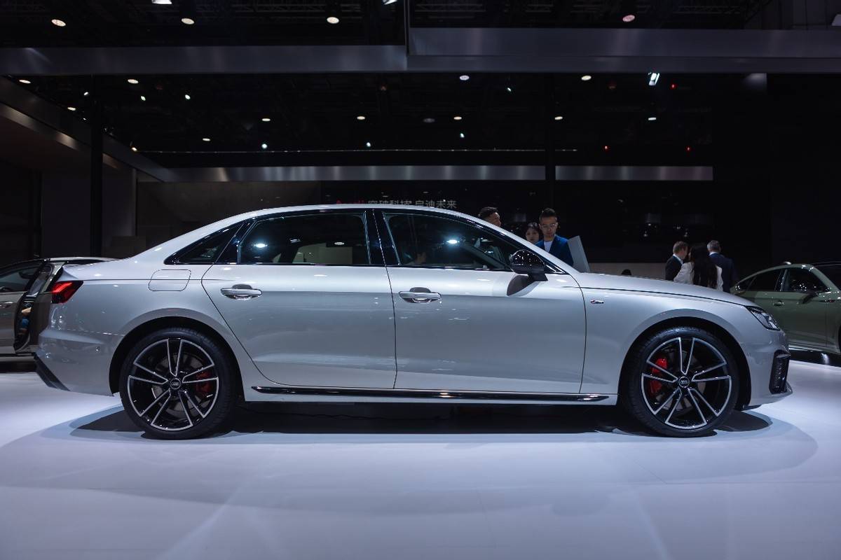 80后90后买车，奥迪A4L和林肯Z谁更吃香？_搜狐汽车_搜狐网