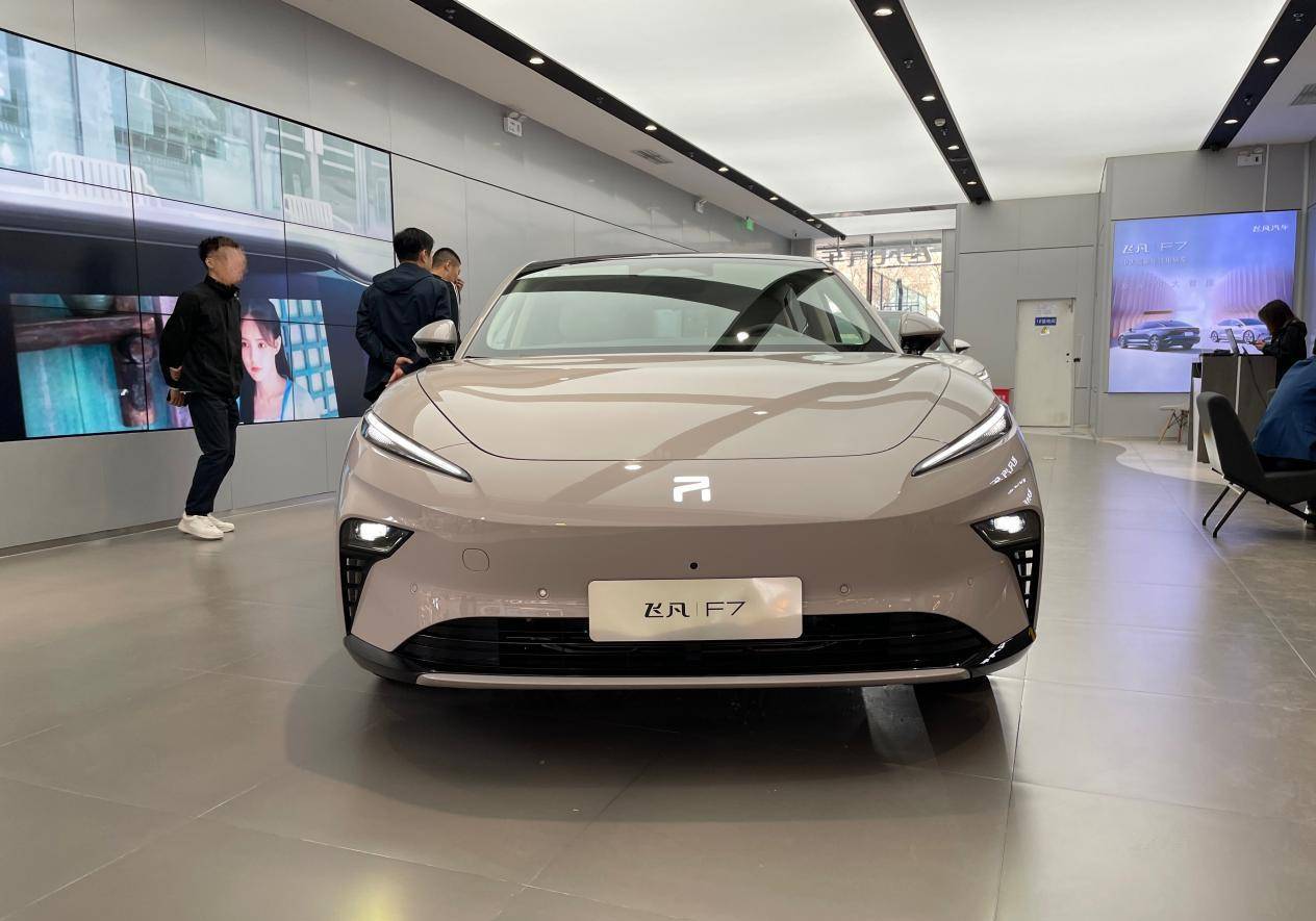 探店飞凡F7：对标ET7但22.99万起，卖得很火，到店试驾排队一下午_搜狐汽车_搜狐网