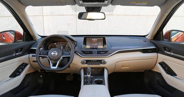 开完马自达阿特兹，再换到新天籁上，车主：对比后差距一目了然！_搜狐汽车_搜狐网