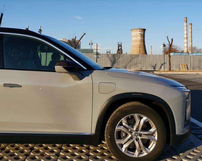 63.9万提了辆红旗E-HS9，再对比蔚来ES8，车主有话要说_搜狐汽车_搜狐网