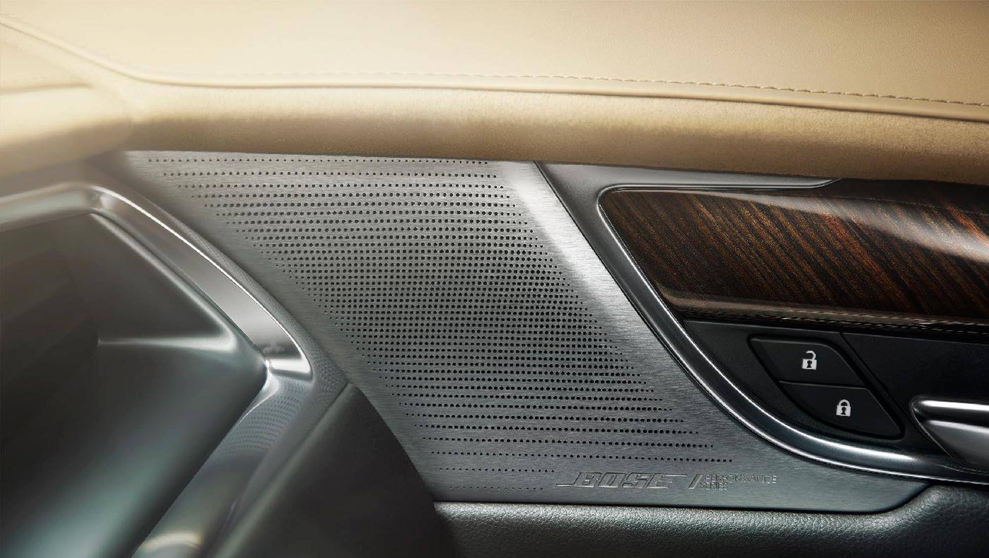 又一行政级豪华SUV“大跳水”，直降5w，长超5米还配8个Bose音响_搜狐汽车_搜狐网