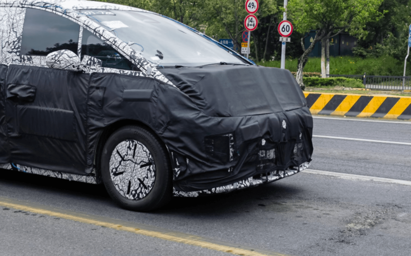 新势力进军MPV市场？小鹏H93与理想W01谍照曝光，谁更值得期待？_搜狐汽车_搜狐网