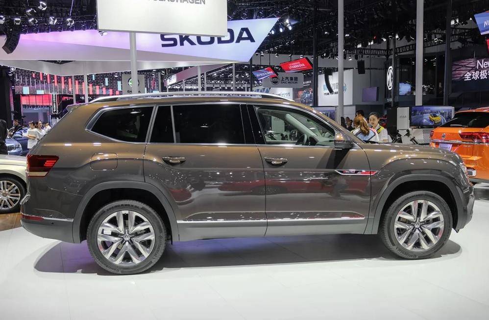 别总盯着汉兰达，德系大7座豪华SUV，2.5T＋7DCT，车长超过5米_搜狐汽车_搜狐网