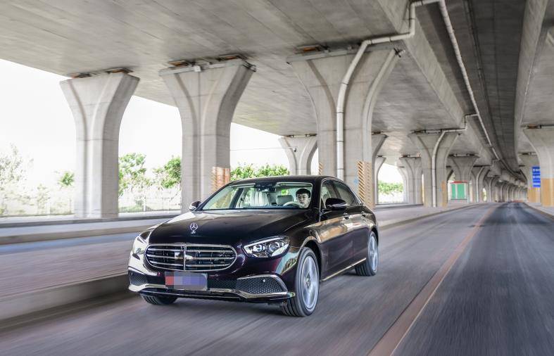 53万提了辆奔驰E300L，开了2850公里后，车主有话要说_搜狐汽车_搜狐网