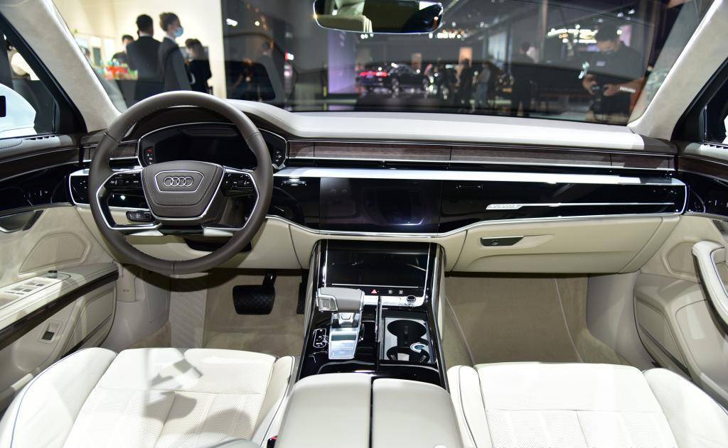 新款奥迪A8L成都车展上市，增加2.0T车型，售价82.98万起_搜狐汽车_搜狐网