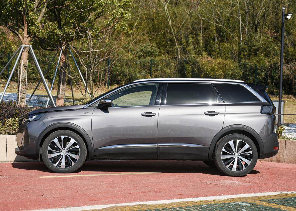 挑战大众探岳，新款标致5008大变样，1.8T爆211马力，能否翻盘？_搜狐汽车_搜狐网