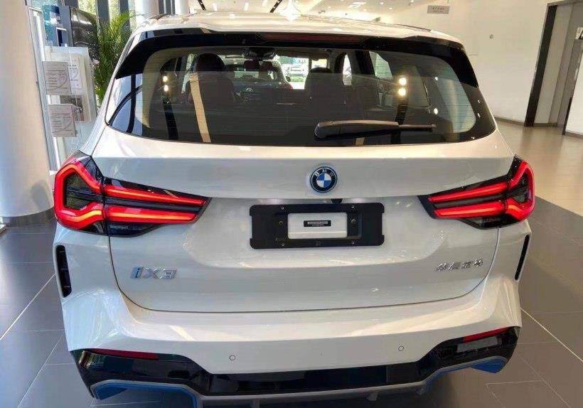 新款宝马iX3到店，“鼻孔”加大，外观运动感升级，可6.8秒破百_搜狐汽车_搜狐网