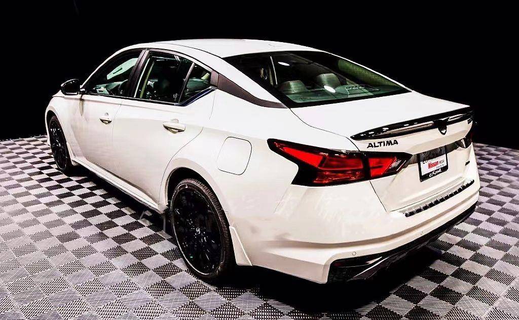 2023款“天籁”全球首次曝光，搭2.0T＋7AT，旗舰版配四驱！_搜狐汽车_搜狐网