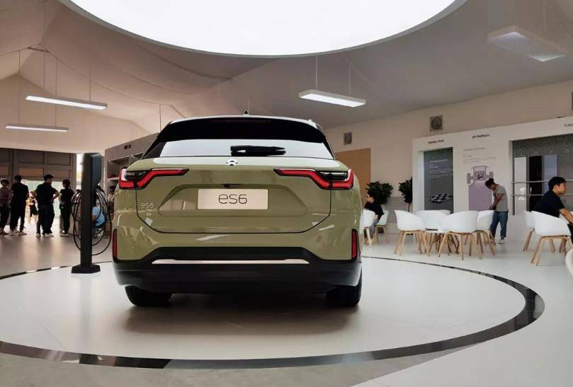 场内试驾蔚来ES6，一脚电门可超福特野马，35万起步值吗？_搜狐汽车_搜狐网