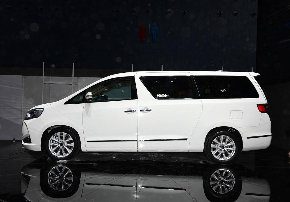 国产版“埃尔法”亮相，全系2.0T引擎，车长超过5米2，配航空座椅_搜狐汽车_搜狐网