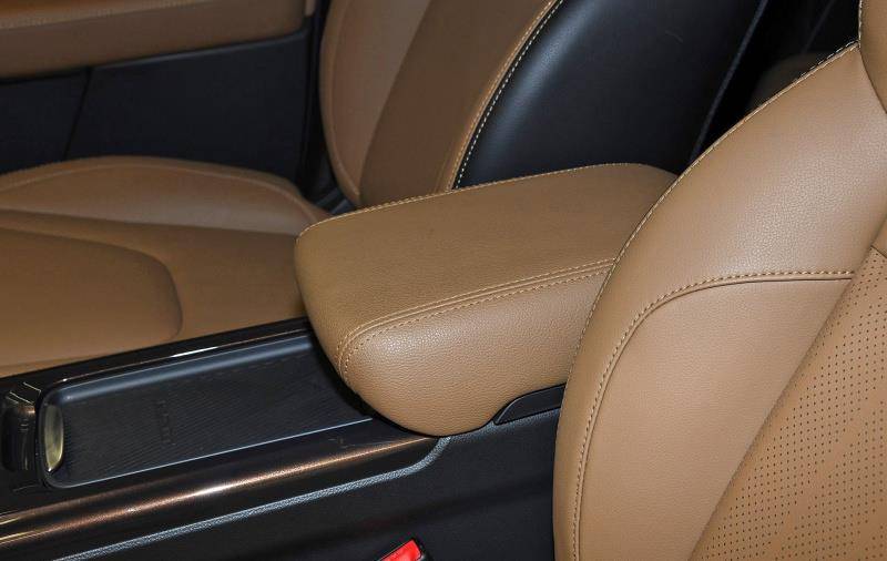 这款SUV太“生猛”，全系不配仪表盘，204马力配6AT，14万刚出头_搜狐汽车_搜狐网