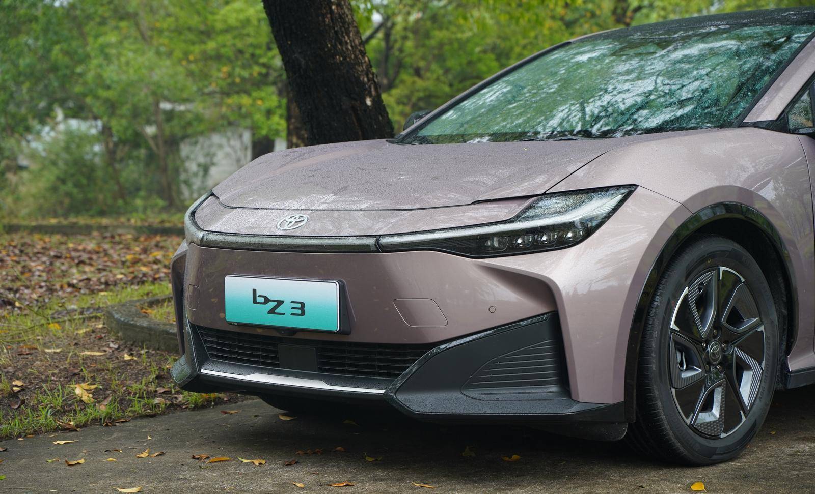 丰田bZ3：电耗低，开起来像油车，代步很合适，但空间一般！_搜狐汽车_搜狐网