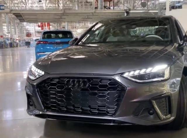 2023款奥迪A4L星夜版实车，黑化外观更动感，产品力如何？_搜狐汽车_搜狐网