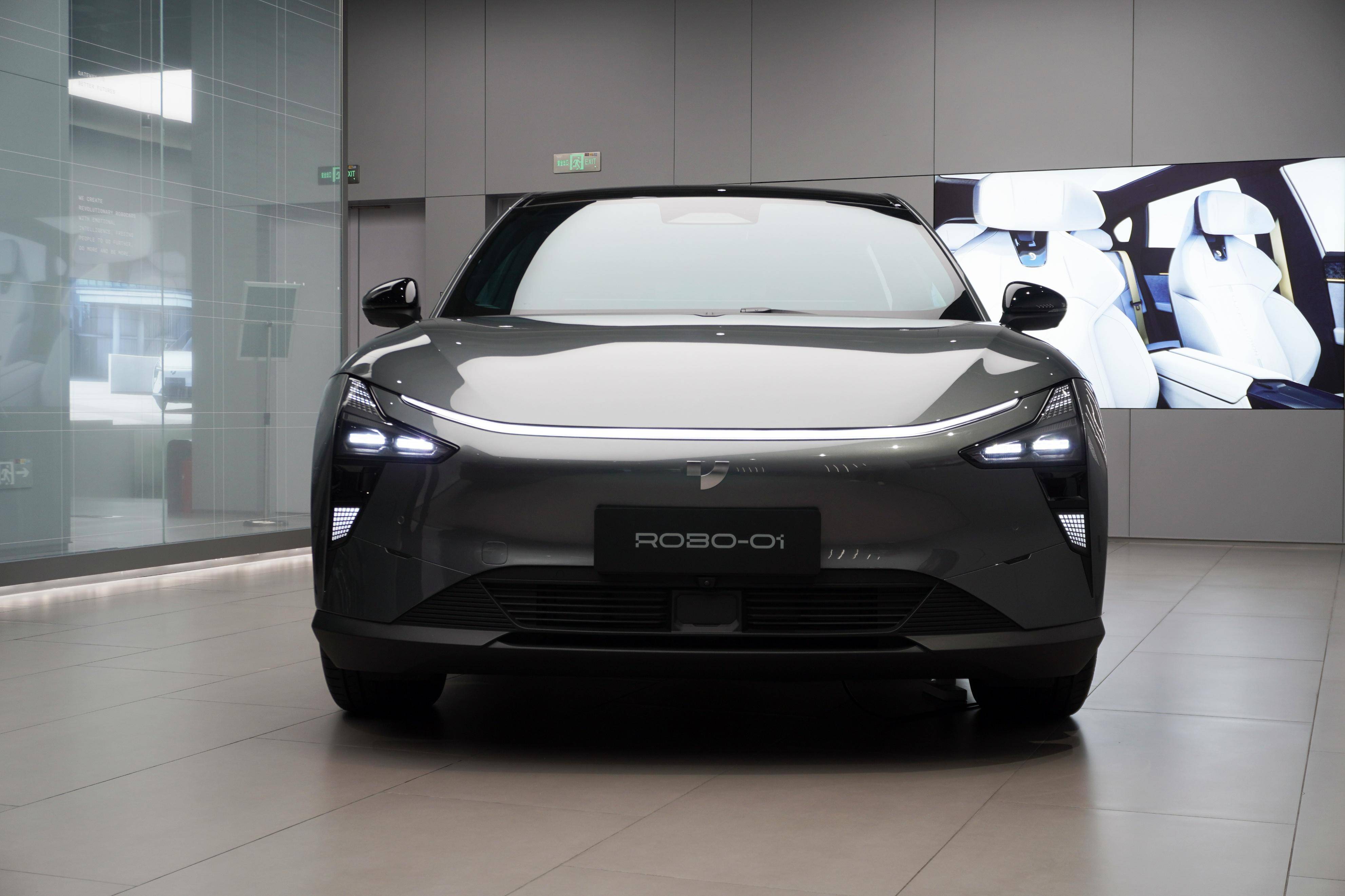 U型方向盘+35.6英寸大屏！探店体验集度ROBO-01_搜狐汽车_搜狐网