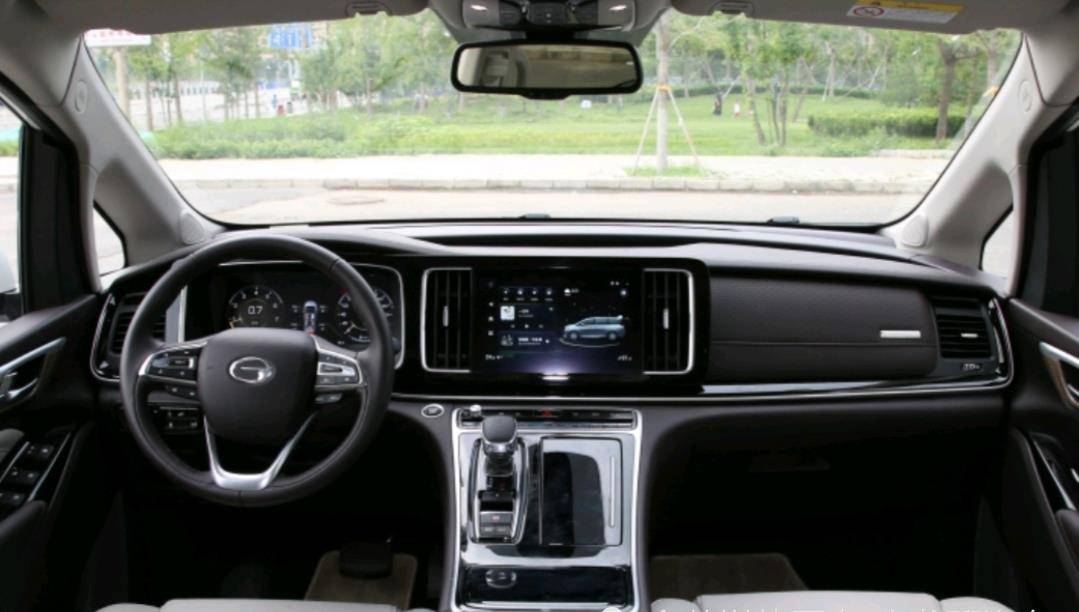 不足18万起的广汽传祺GM8，配2.0T＋8AT，比别克GL8更划算？_搜狐汽车_搜狐网