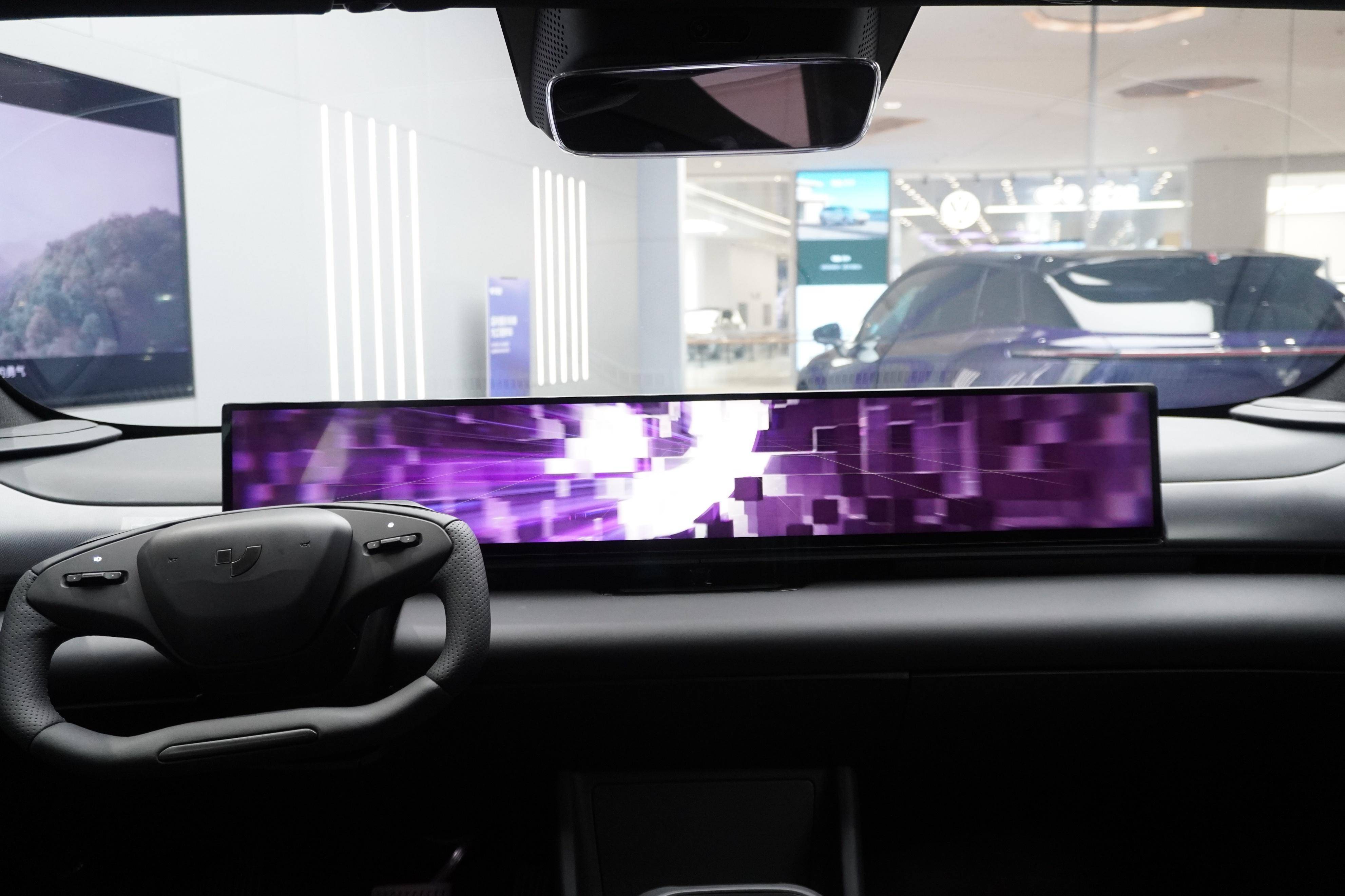 U型方向盘+35.6英寸大屏！探店体验集度ROBO-01_搜狐汽车_搜狐网