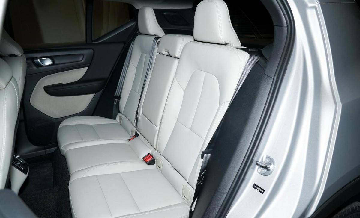 解读沃尔沃XC40，全系配2.0T+48V轻混，是年轻人的品质SUV？_搜狐汽车_搜狐网