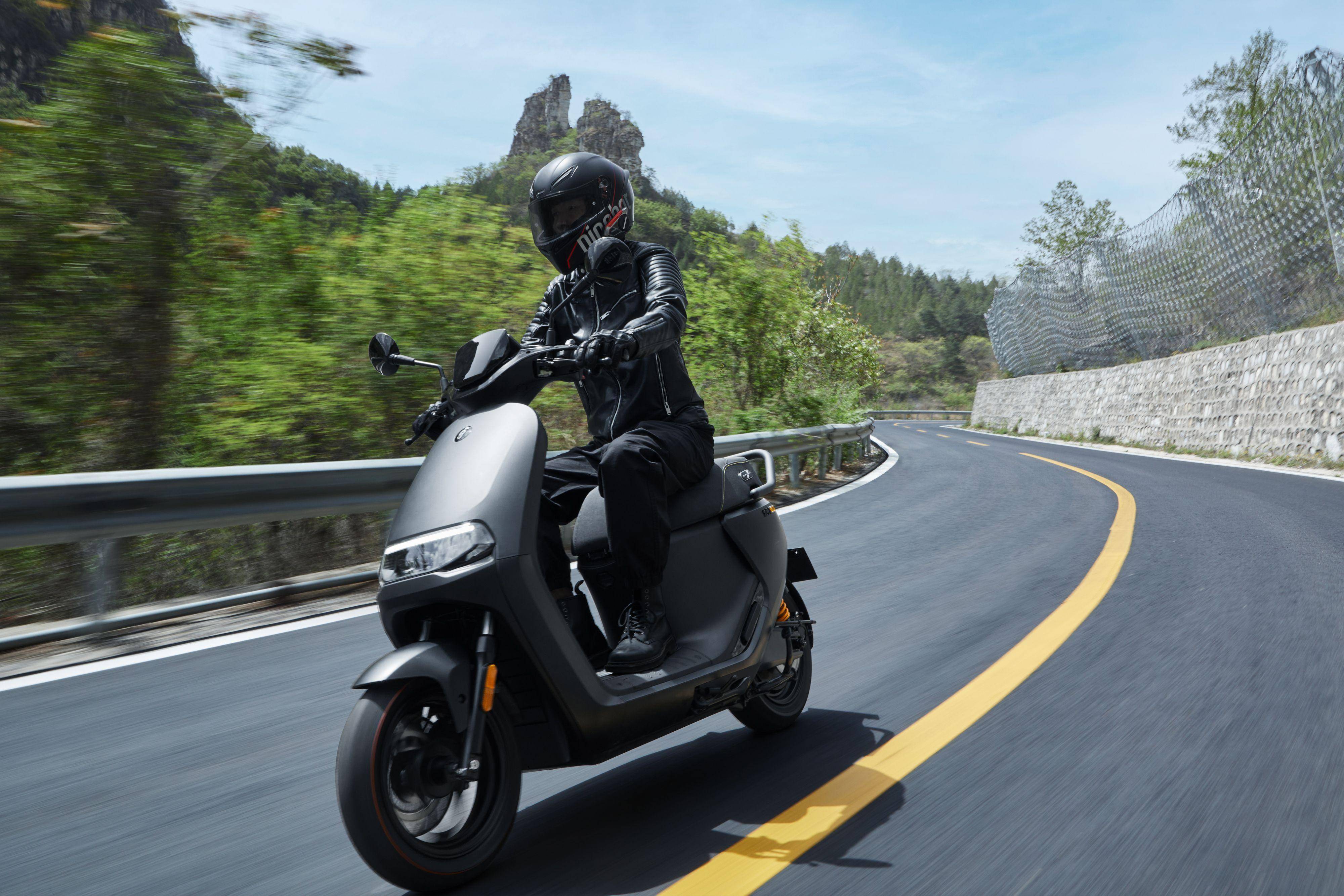 起步快过保时捷！九号E300P高性能电摩发布，最高时速135km/h_搜狐汽车_搜狐网