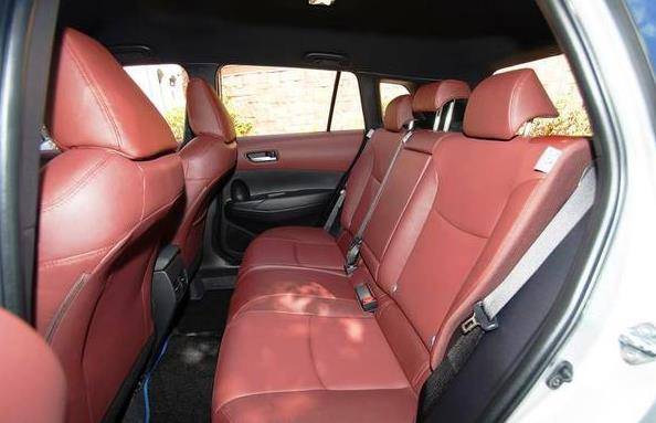 丰田终于低头，全新SUV标配2.0L，仅售12万，让XRV都自愧不如_搜狐汽车_搜狐网