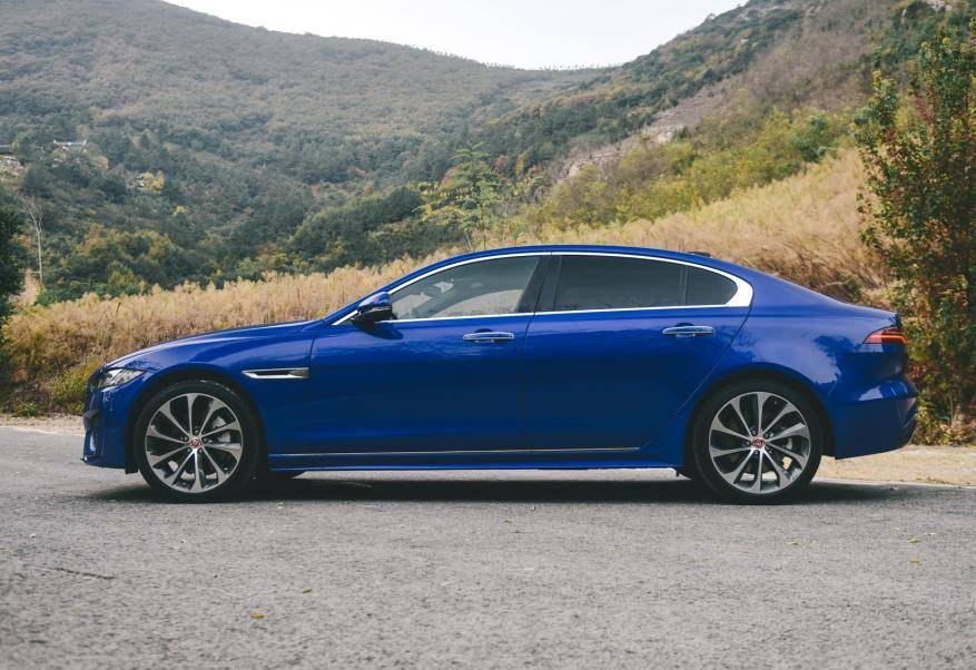 捷豹亮出“底牌”！档次不输奥迪A4L，250马力＋8AT，零百7.3秒_搜狐汽车_搜狐网