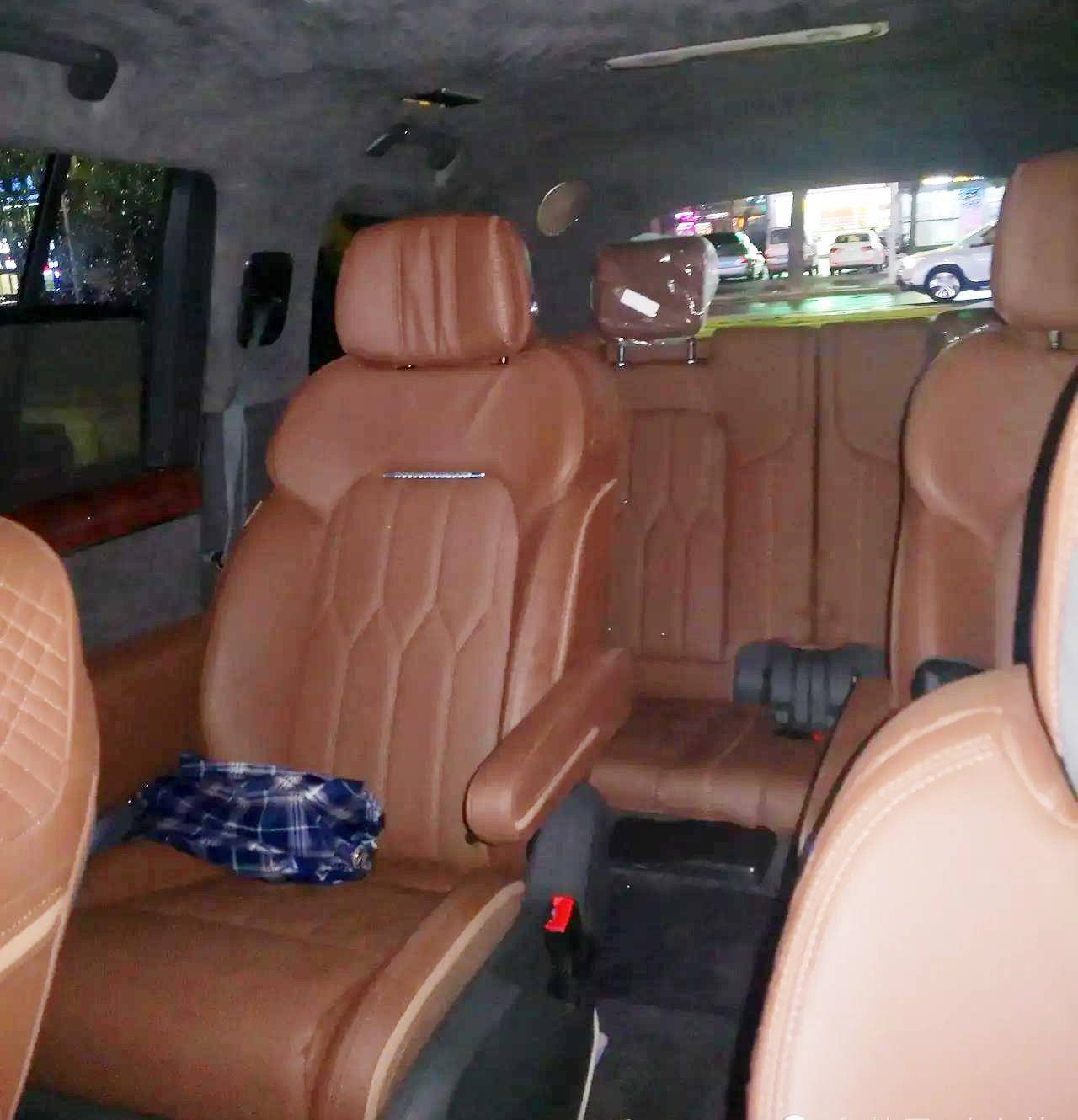 红旗首款全尺寸旗舰SUV现身，6座布局，价格或超红旗L5！_搜狐汽车_搜狐网