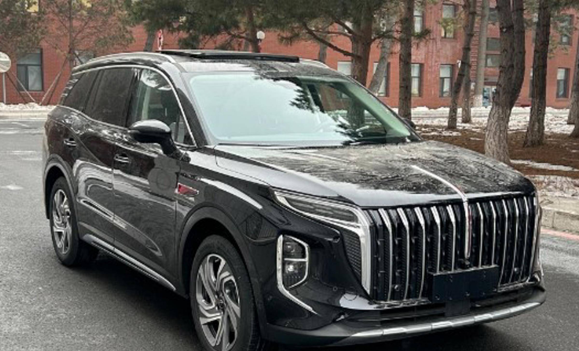 尺寸明显变大！红旗HS6曝光，6座7座可选，全系2.0T高功率发动机_搜狐汽车_搜狐网