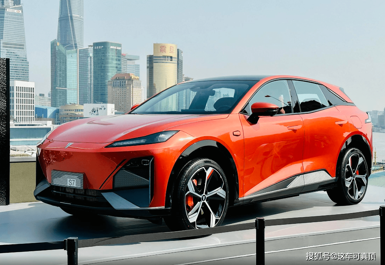 深蓝汽车首款SUV—深蓝S7带来增程版和纯电版，16.99万起_搜狐汽车_搜狐网