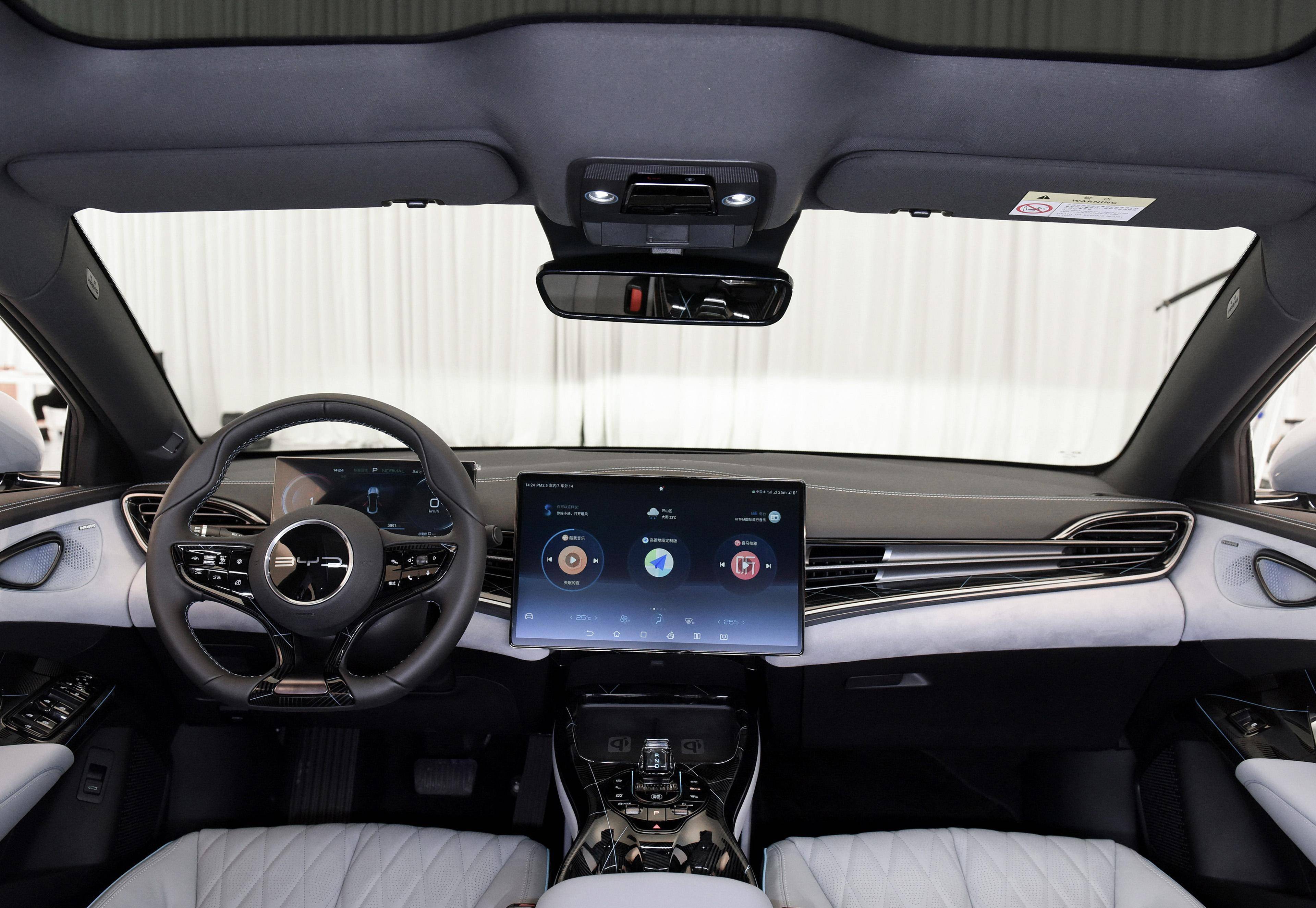 比亚迪太狠了，门槛下调2.3万，续航550km，Model 3还是对手？_搜狐汽车_搜狐网