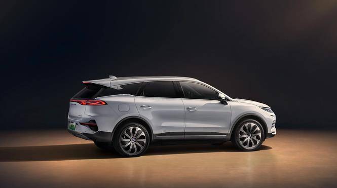 后排配上小桌板，67座可选，腾势N8能接棒D9 DM-i？_搜狐汽车_搜狐网