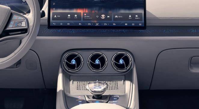 后排配上小桌板，67座可选，腾势N8能接棒D9 DM-i？_搜狐汽车_搜狐网