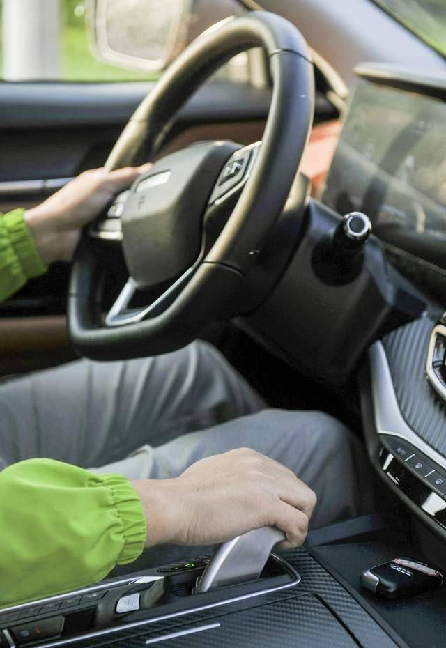 轴距2830mm车重才1760kg，奇瑞又低调造出一台高级货_搜狐汽车_搜狐网