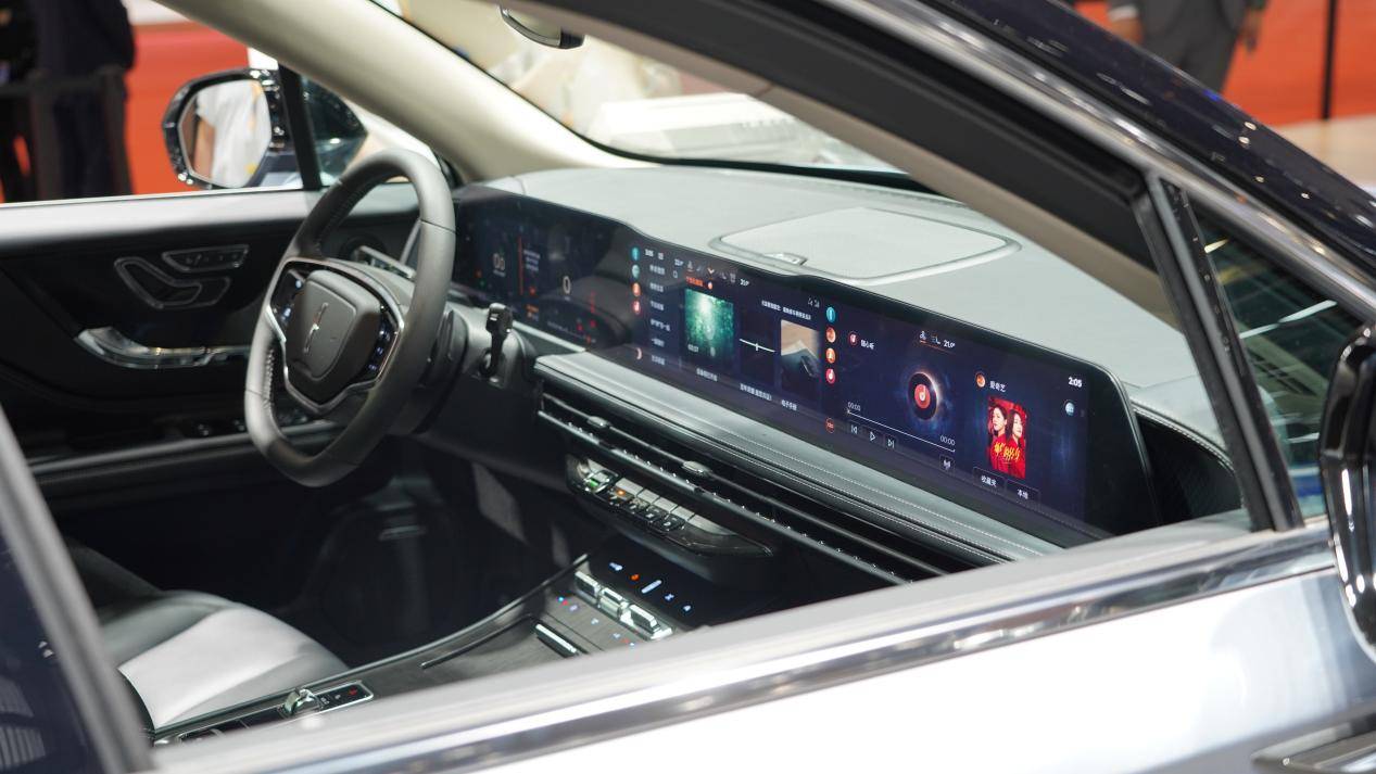 全新林肯冒险家PK凯迪拉克XT4，纯正美式豪华SUV角逐拉响_搜狐汽车_搜狐网