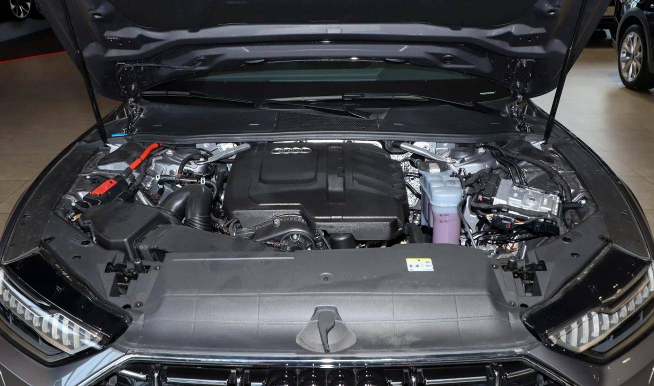 奥迪终于良心了？起售价比A6L还便宜，入门245马力，实拍奥迪A7L_搜狐汽车_搜狐网