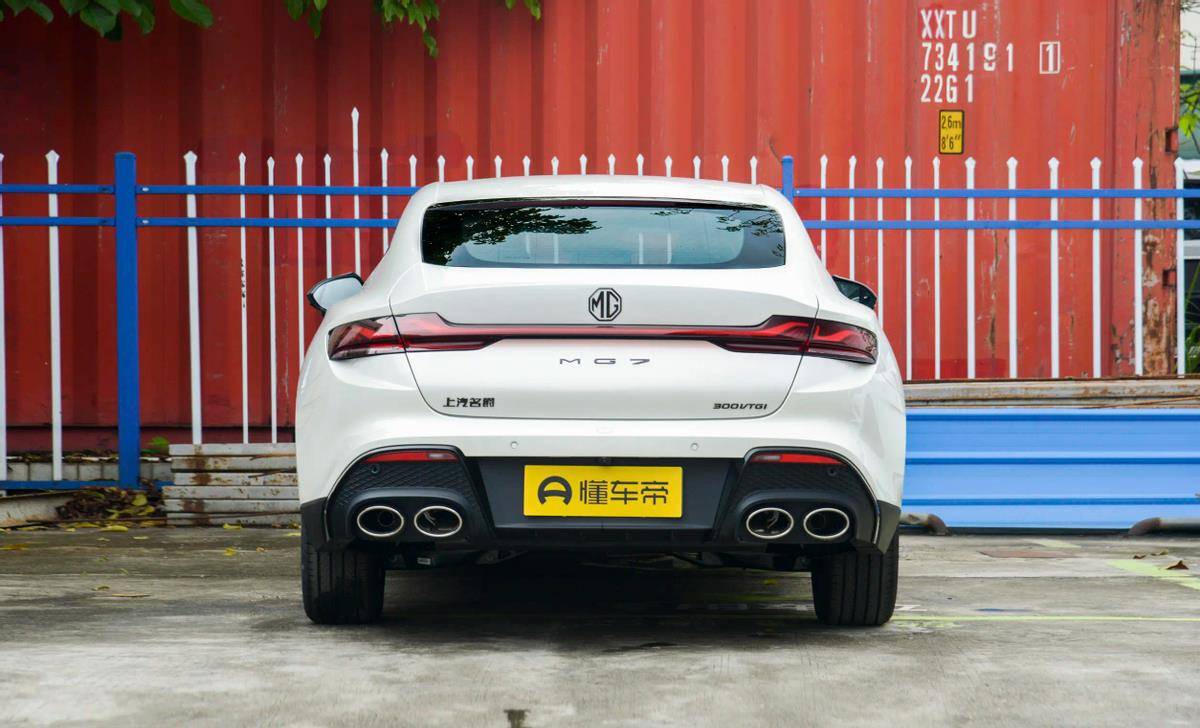 至美跑车！6.5s破百，最高加速度为230kmh，实拍解读名爵MG7_搜狐汽车_搜狐网