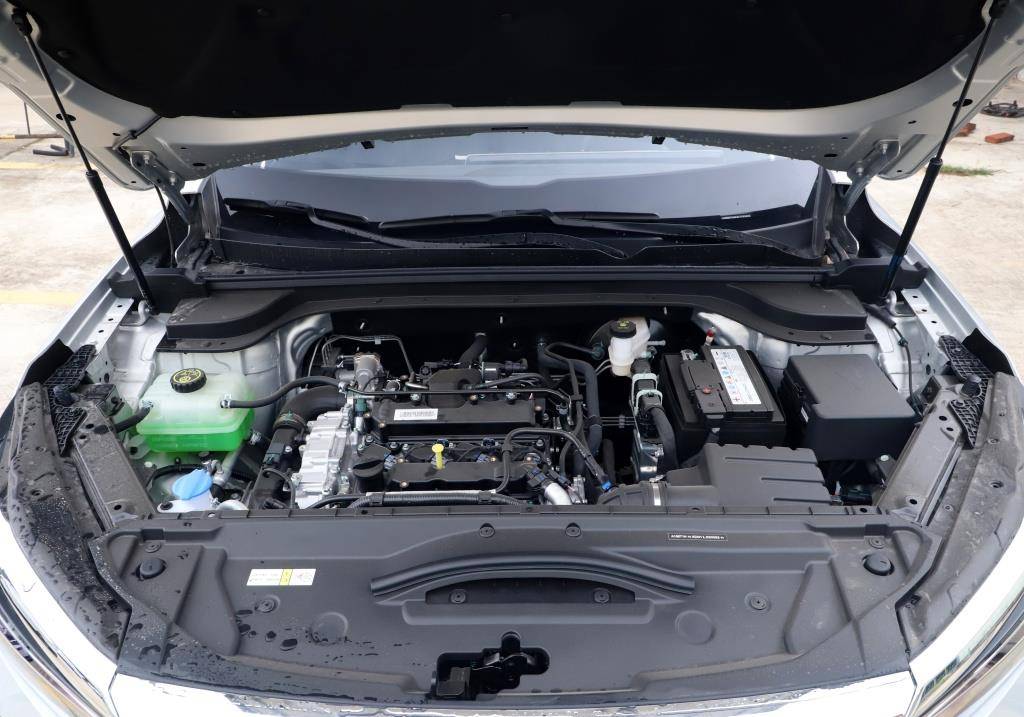 轴距2800mm，起步才10万出头，北汽王牌家用SUV，还给终身质保_搜狐汽车_搜狐网