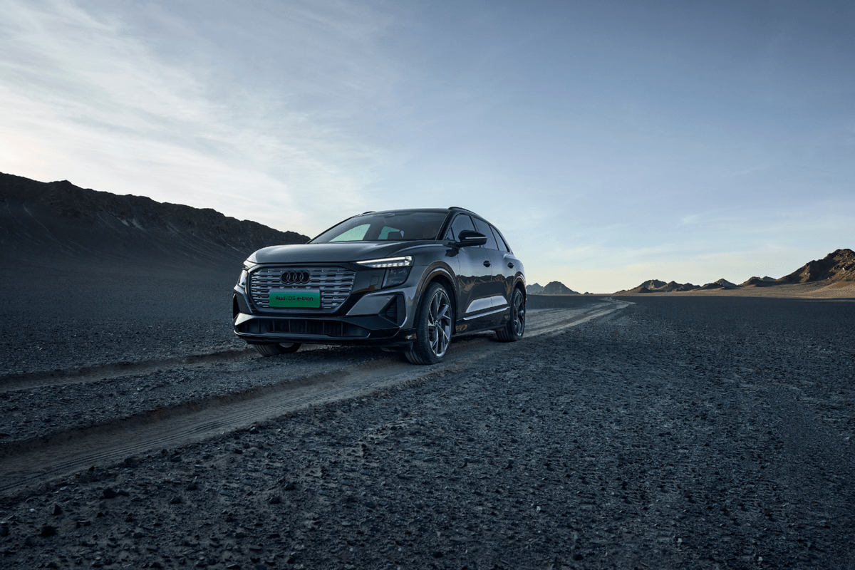 奥迪全球首款“Roadjet 陆地专机”车型，奥迪Q5 etron亮出真本事_搜狐汽车_搜狐网