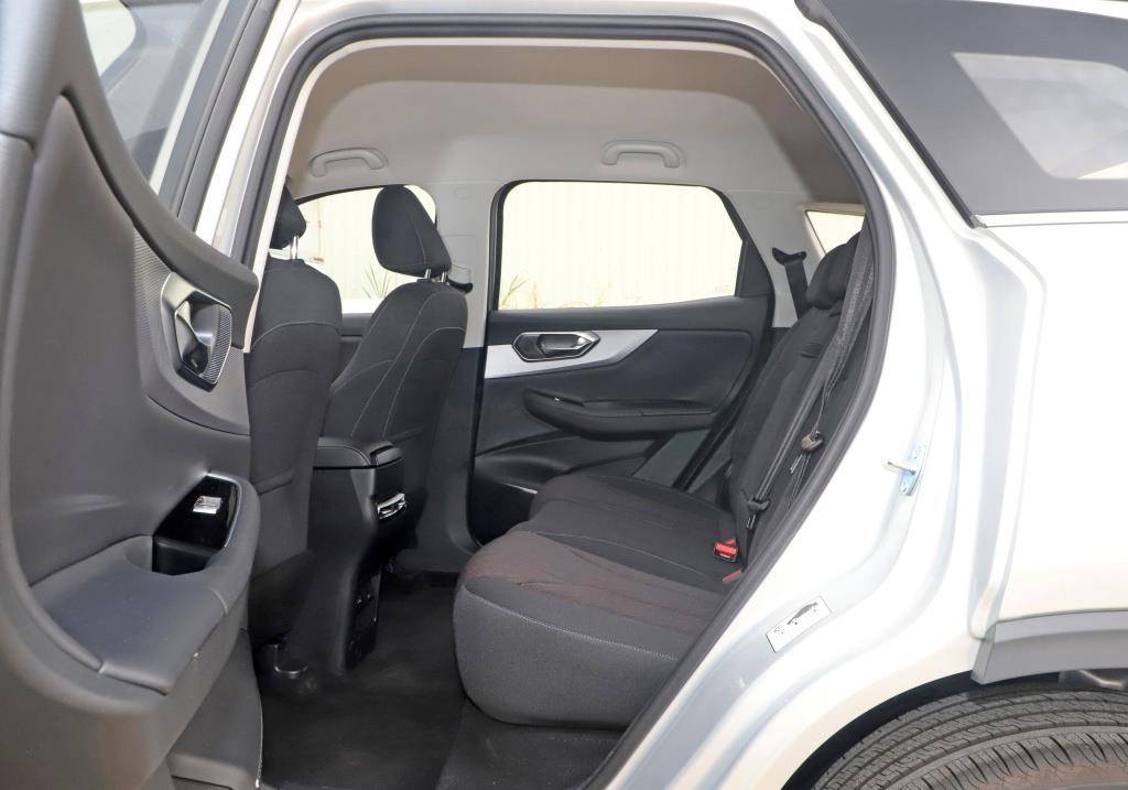 轴距2800mm，起步才10万出头，北汽王牌家用SUV，还给终身质保_搜狐汽车_搜狐网