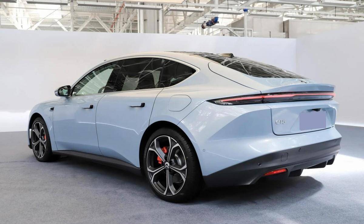 BBA车主增购，岚图追光为何比蔚来ET5更懂他们？_搜狐汽车_搜狐网