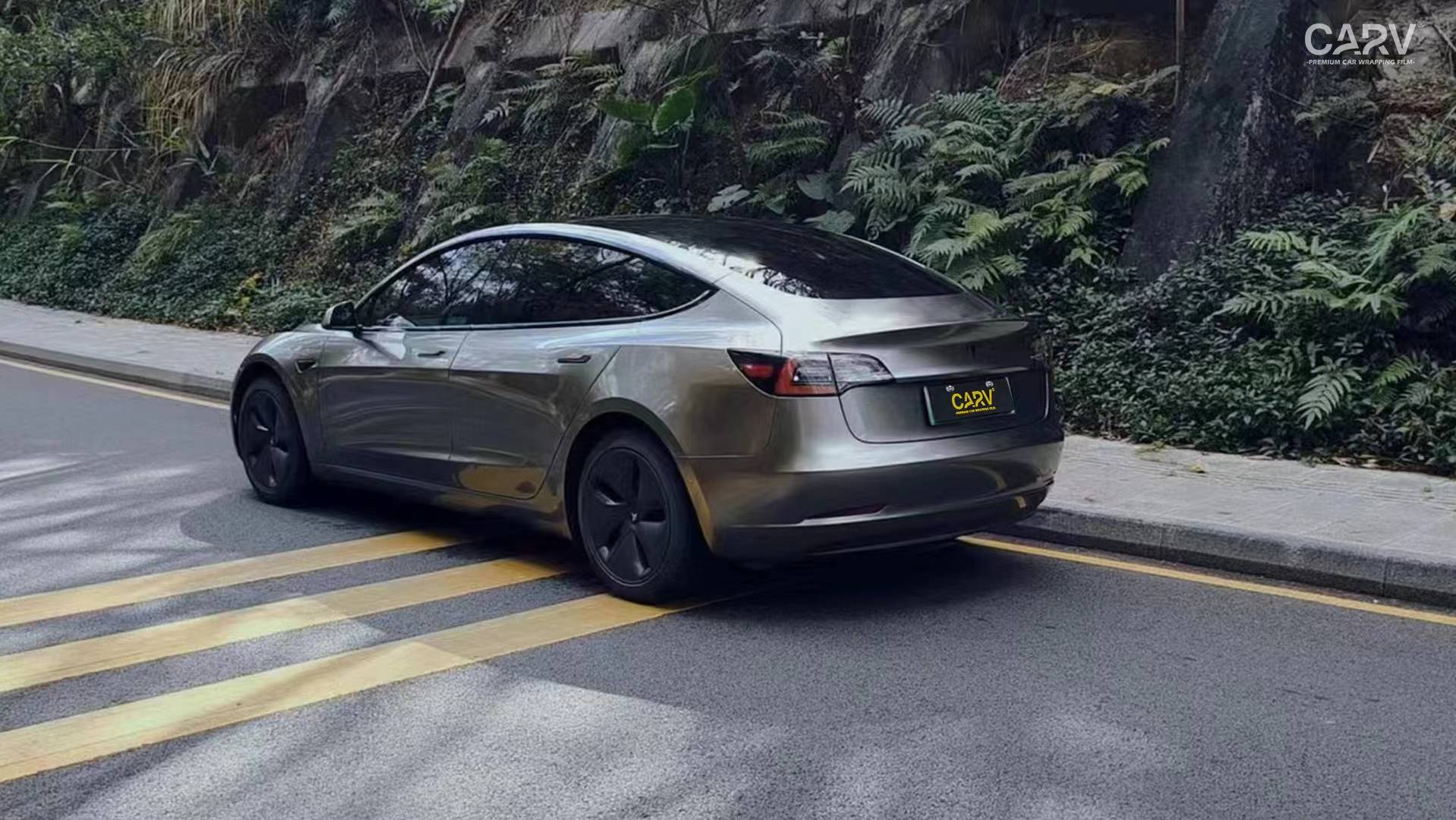 特斯拉Model3卡孚白金液态金属银，高级而不高冷_搜狐汽车_搜狐网