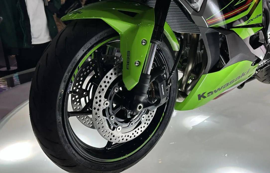 川崎Ninja ZX-4R在北京车展上市，售价为6.98万起_搜狐汽车_搜狐网