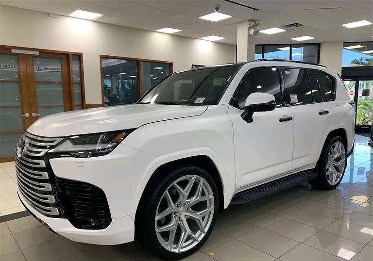 国内首批“雷克萨斯LX600”进港！落地或超200万，气场媲美奔驰G_搜狐汽车_搜狐网