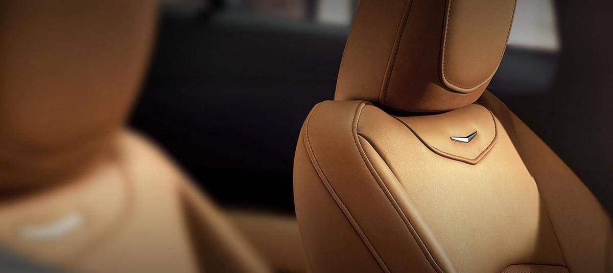 5月28日上市！新款凯迪拉克XT4新增1.5T动力，标配33寸9K曲面屏_搜狐汽车_搜狐网