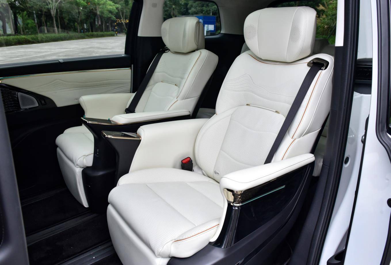 新车：广汽传祺E9标配2.0T混动，对比别克GL8产品优势明显_搜狐汽车_搜狐网