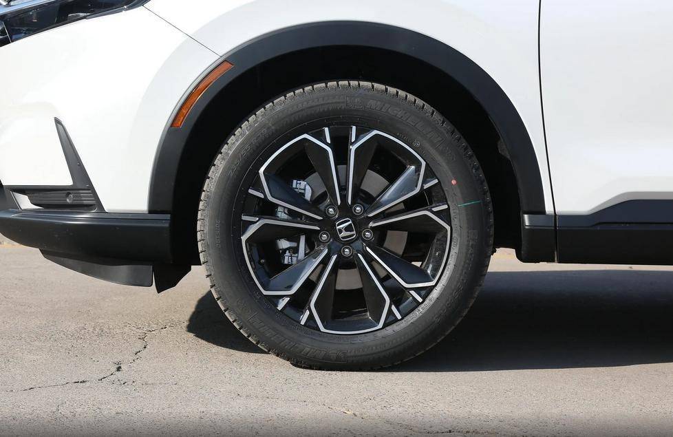 CR-V：就卷是吧？新款红旗HS5全系升级8AT，中期改款像换代_搜狐汽车_搜狐网